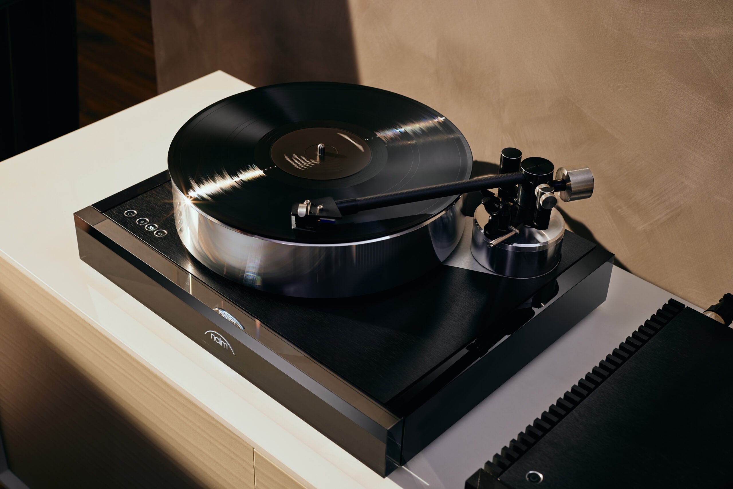 Naim Audio launches first-ever turntable plus exclusive Solstice ...