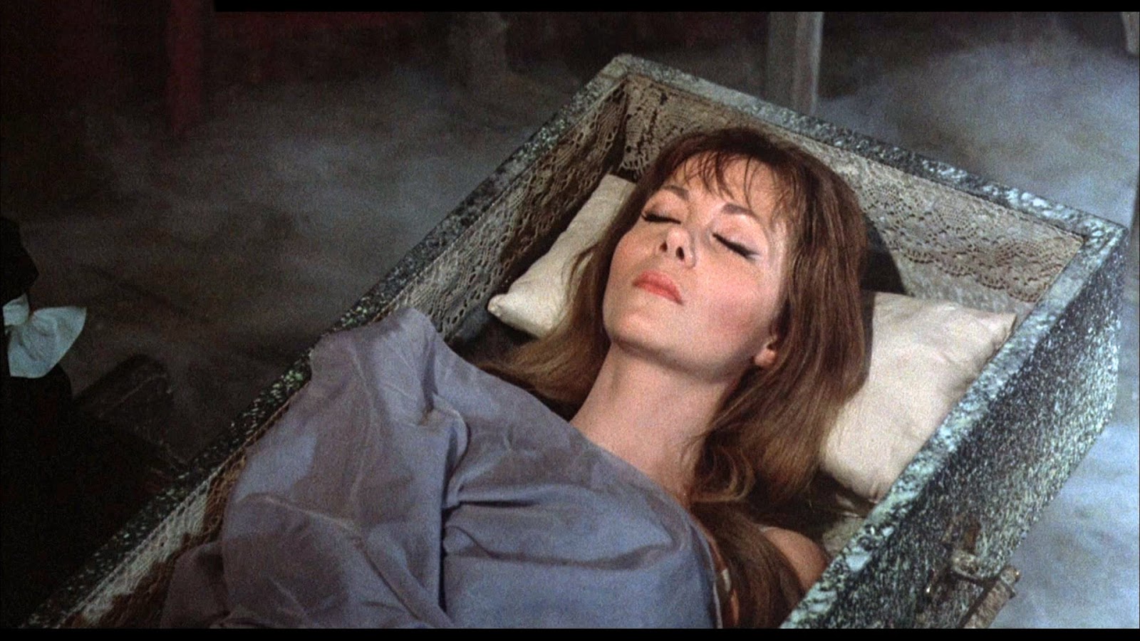 A few words about…™ The Vampire Lovers – in Blu-ray • Home Theater Forum